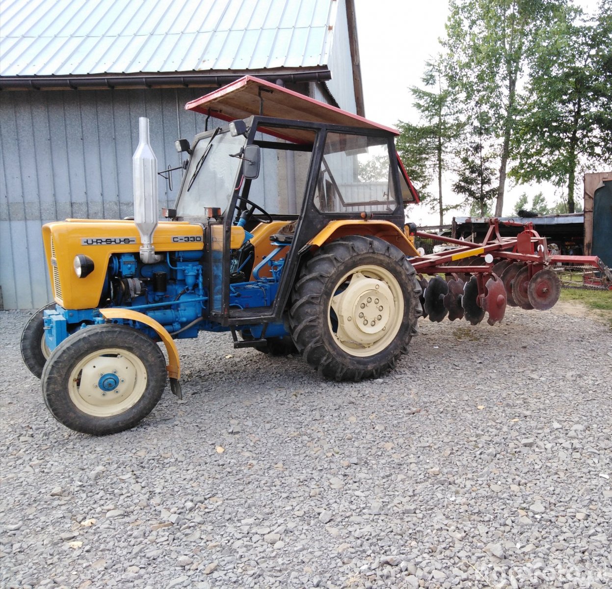 zdj-cie-traktor-ursus-c-330-brona-talerzowa-famarol-767419-galeria